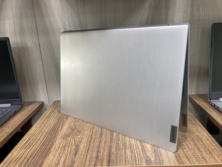 Lenovo i3-10110U 8/256 MX130