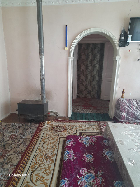 Sirochniy uy sotiladi