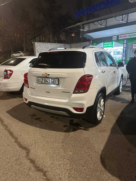 Автомобиль Трекер Chevrolet Tracker
