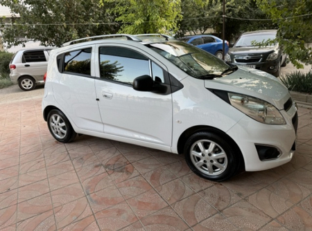 Spark ideal sotiladi