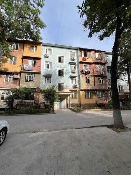 Срочно. 2/3 комнатная квартира, около метро Новза.