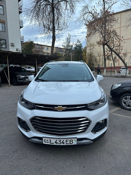 Tracker 1 avtomobil