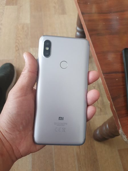Redmi s2  sotiladi kimga kere bo'sa aloqaga chiqsin