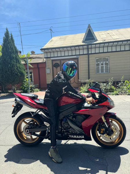 Продается Yamaha R1