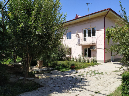 Продается двухэтажный дом