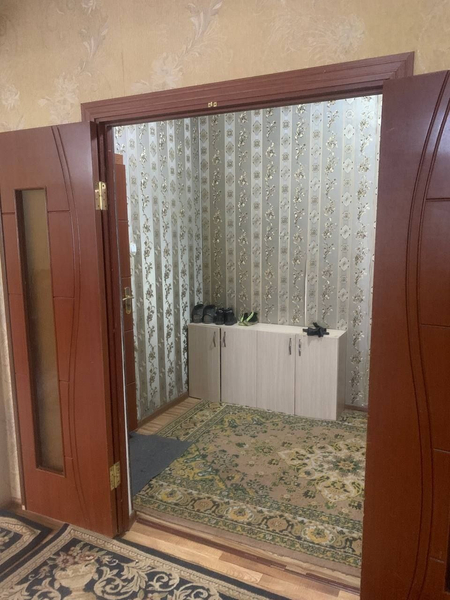 Sergeli Yarmarkasi 4 xonali xamma sharoitlari bor 500$