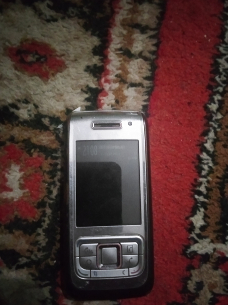 Telefon Rossiya dan kelgan. Hamma joyiga garantiya 1 oy.  Kelishamiza