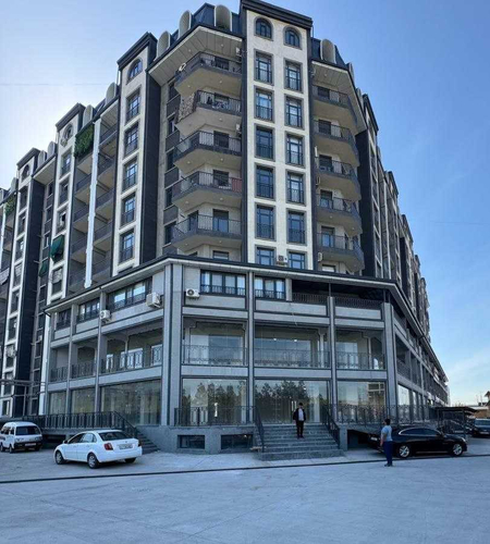 Продается коммерческое помещение в ЖК. Под магазин машин. и тд