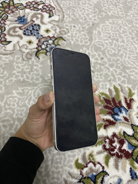 Iphone 12 sotiladi 64tali