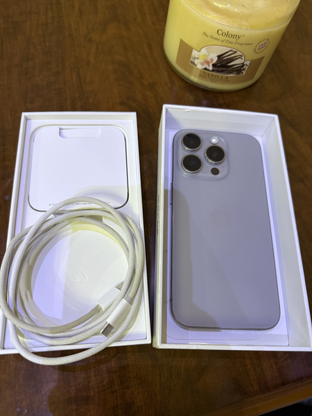 iPhone 15 Pro 256 ГБ, Natural Titanium — Отличное Состояние!