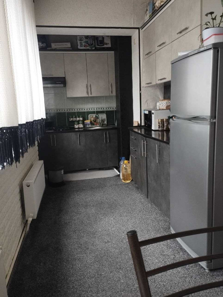 KVARTIRA 
Frunza massiv,Sayohat töğrısida 4 xonali( obkomskıy dom)