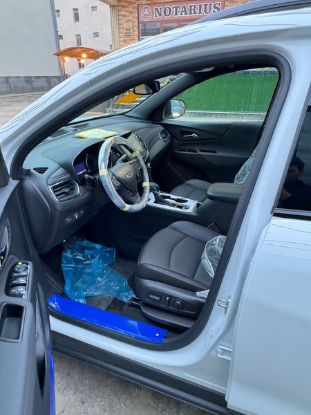 Chevrolet Equinox 2022 год пробег 32 500 краска тоза