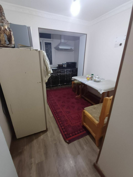 Срочно продаётся 2 комнатная квартира . Ориентир метро Олмазор