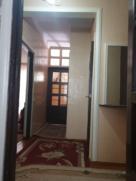 2 xonali kvartira sotiladi