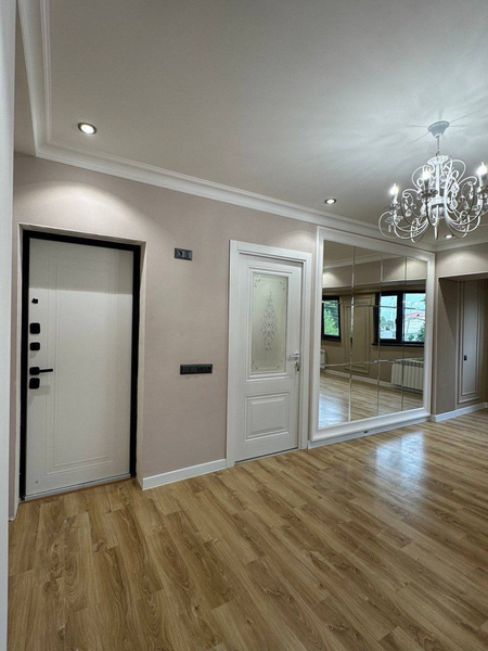 Продается 3х ком. квартира, ор-р:Ц12 Камолон Ош, 110м2