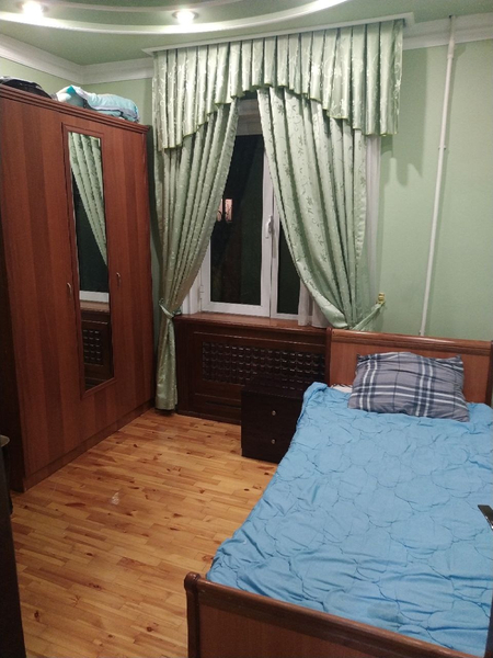 Bitta xona yigit bolaga ijaraga beriladi