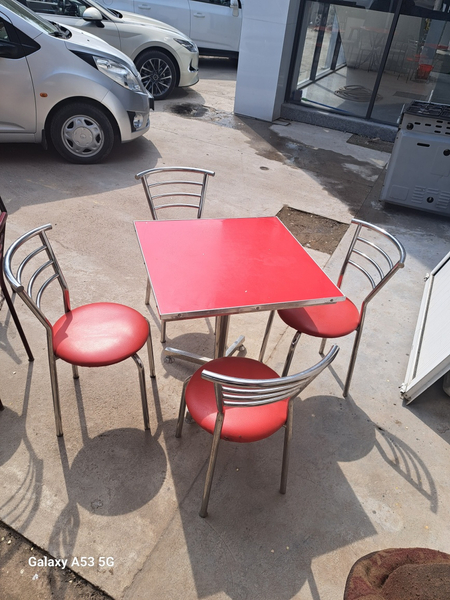 Stoll stullar 4 tta kamplekt sotladi