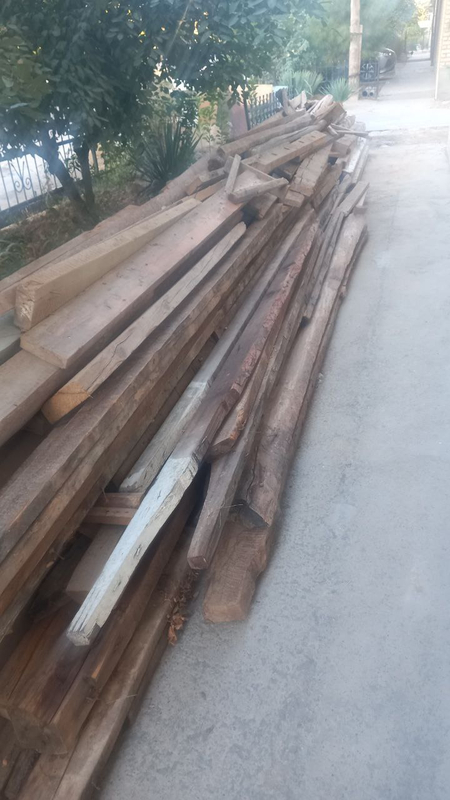Taxta bor sotiladigan