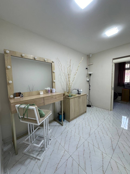 Продается Евро офис Ор-р: метро Айбек 100м2