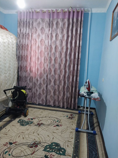 5 mkr Somiy 4/1 snb dom . 2 etaj 130 kv +padval+stoyanka+bolalar maydo