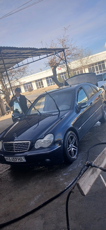 W203 Mercedes-Benz