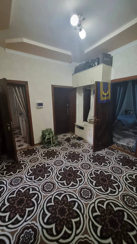 3 xona 2 qavat 6 qavatli uy sotiladi