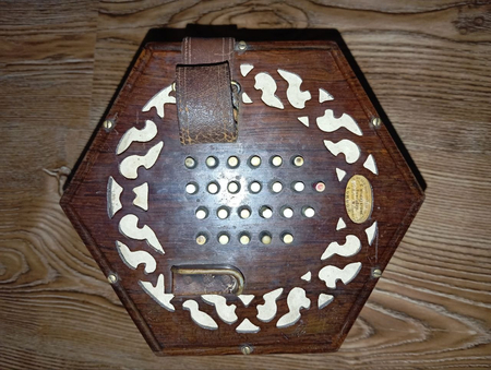Антикварная гармошка

. WHEATSTONE Inventor ,

20. Gondeat Regem St LO