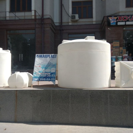 Marplast yomkostlari. Baklar. Bochkalar.