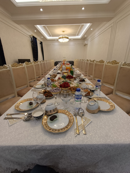 24/7 prakat stol stul chinni samovar vintilatir zoʻntik   marosimlar