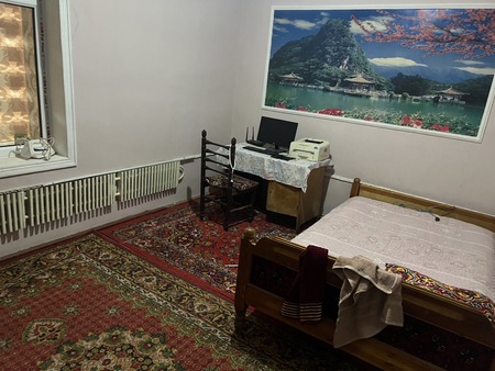 Uy sotiladi katta xovli 2 kavatli