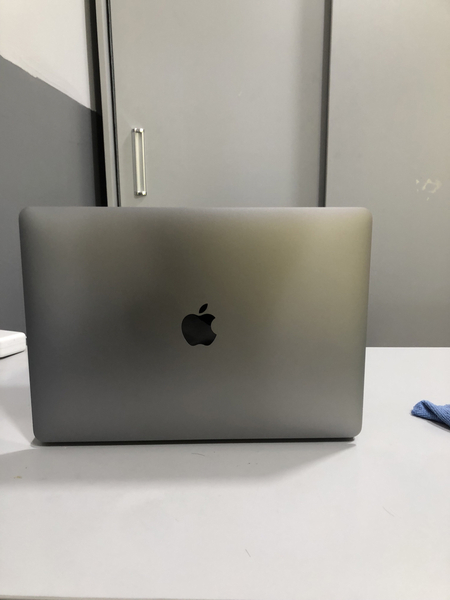 Macbook Air m1 8/256 ssd 13.3 inch