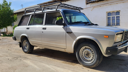 Lada 2104 sotiladi