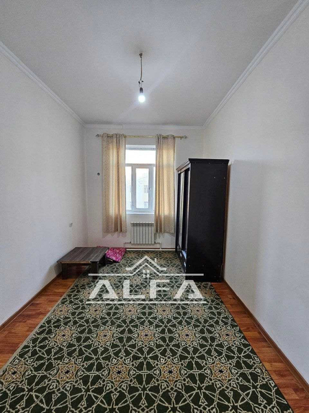 1 xonali 35m² 4-qavat sotiladi.
