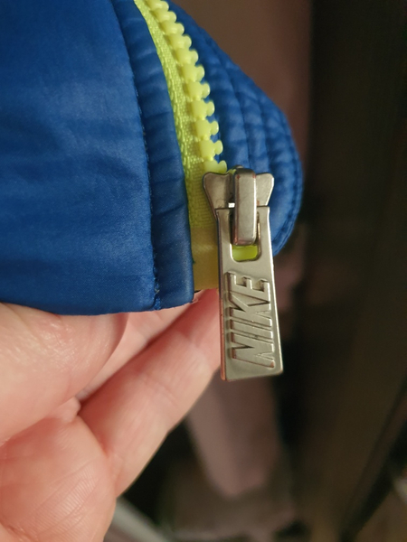 Куртка на подростка 12-13 лет. Nike оригинал