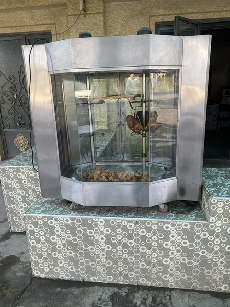 Vitrina holodilniklar soni: 2 ta / Frezer / Grill apparat