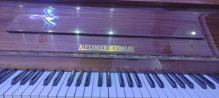Продается пианино Alexander Herrmann