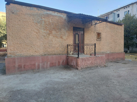 Продаётся здания для бизнеса в городе Ахангаран, цех с зданием