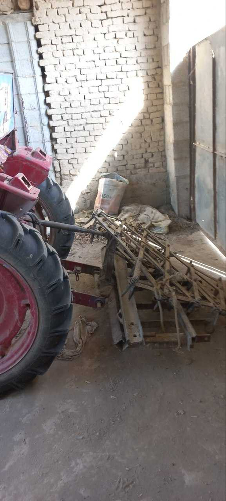 traktor sotiladi