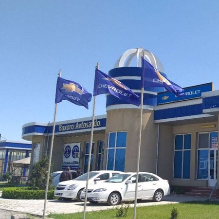 Автосалон с автосервисом в центре. Бухара