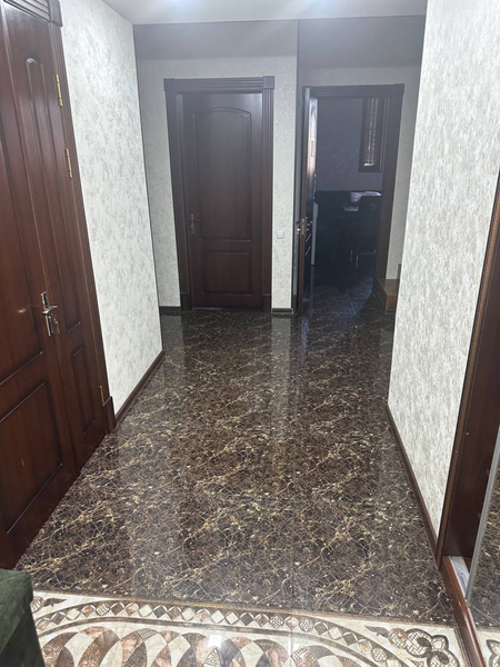 Продается новостройка 4/6/6 с мебелью Беруний метро