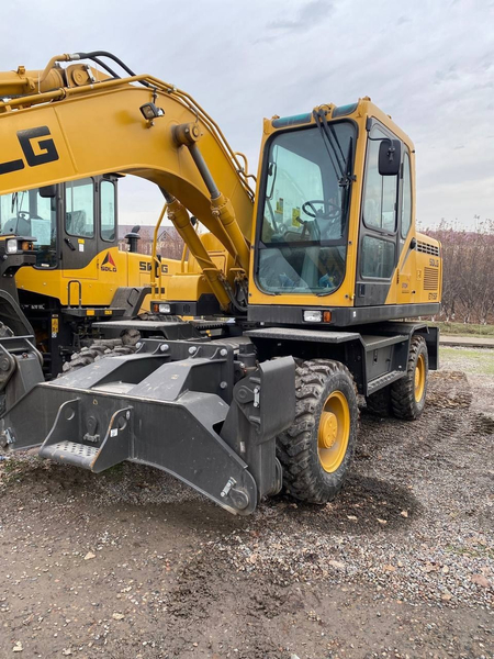 Колёсный экскаватор SDLG E7150F