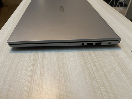 Ноутбук Asus X515E