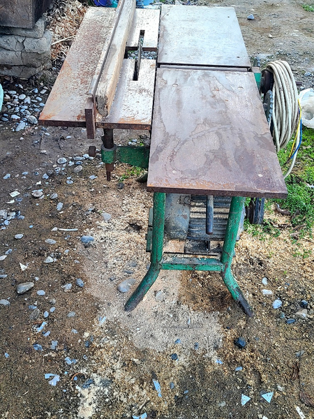 Yog'ochga ishlov beradigan Stanok. 4 Kilovat 3000 abarot. 220+380