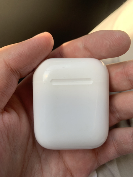 Продаю оригинальные наушники airpods 2