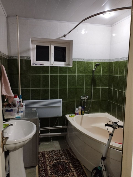 Продаётся 3-х комн. квартира в центре Янгиюля со всеми удобствами