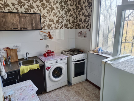 Аренда максим горький , Художников