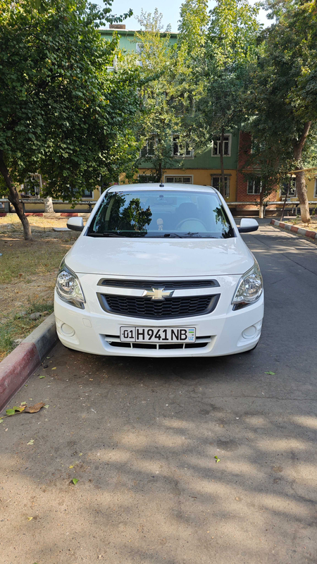 Продаю свой Chevrolet Cobalt MT, 2015 sotiladi.