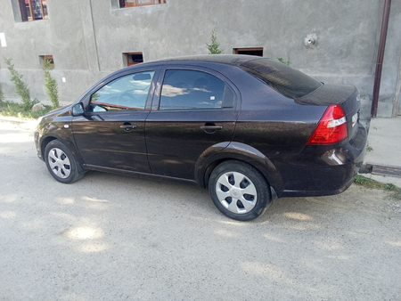Nexia 3  sotiladi