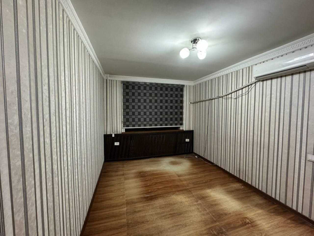 м.Буюк Ипак Йули Капитал-банк 1-комн 5/5 28 м² кирпич чистая