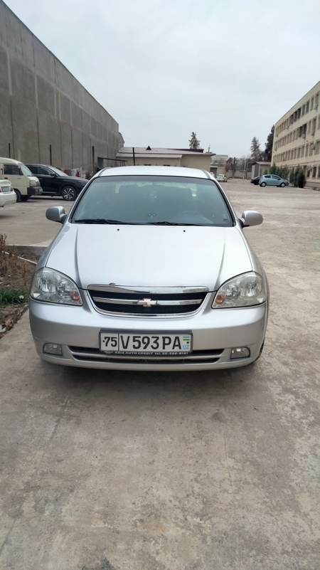 Лачетти 1.8 сотилади